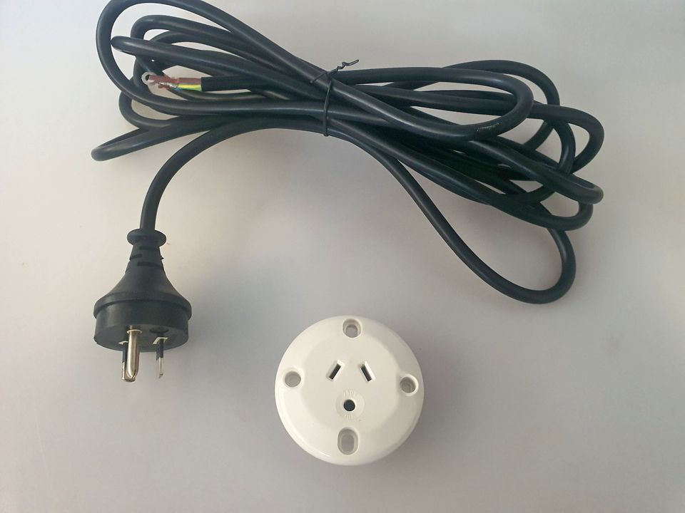 CLIPSAL 3 PIN FLUSH SURFACE SOCKET PLUG BASE WITH ROUND EARTH PIN AND ...